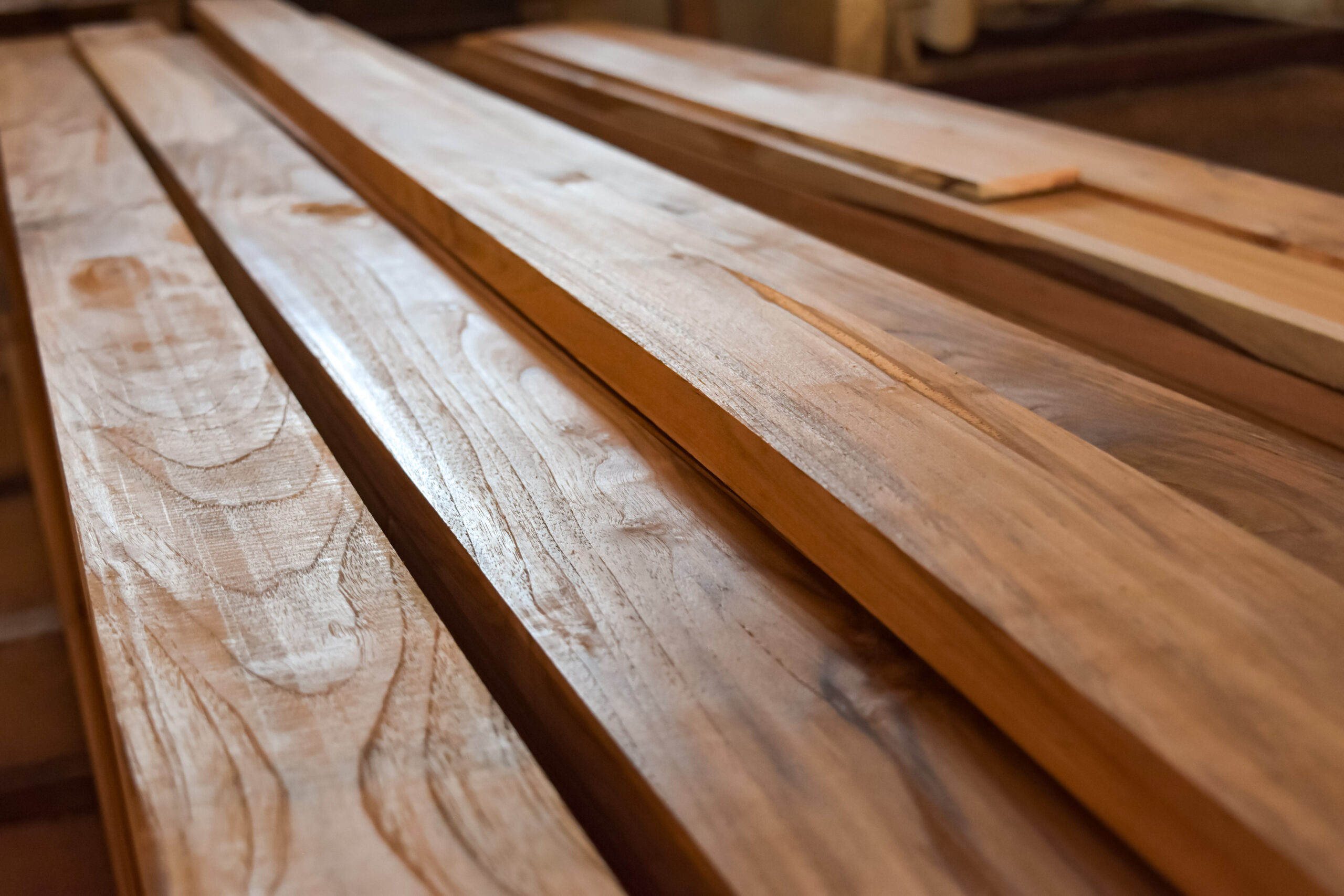 Tablas y Tablones de Teca - Madera Natural para Construcción